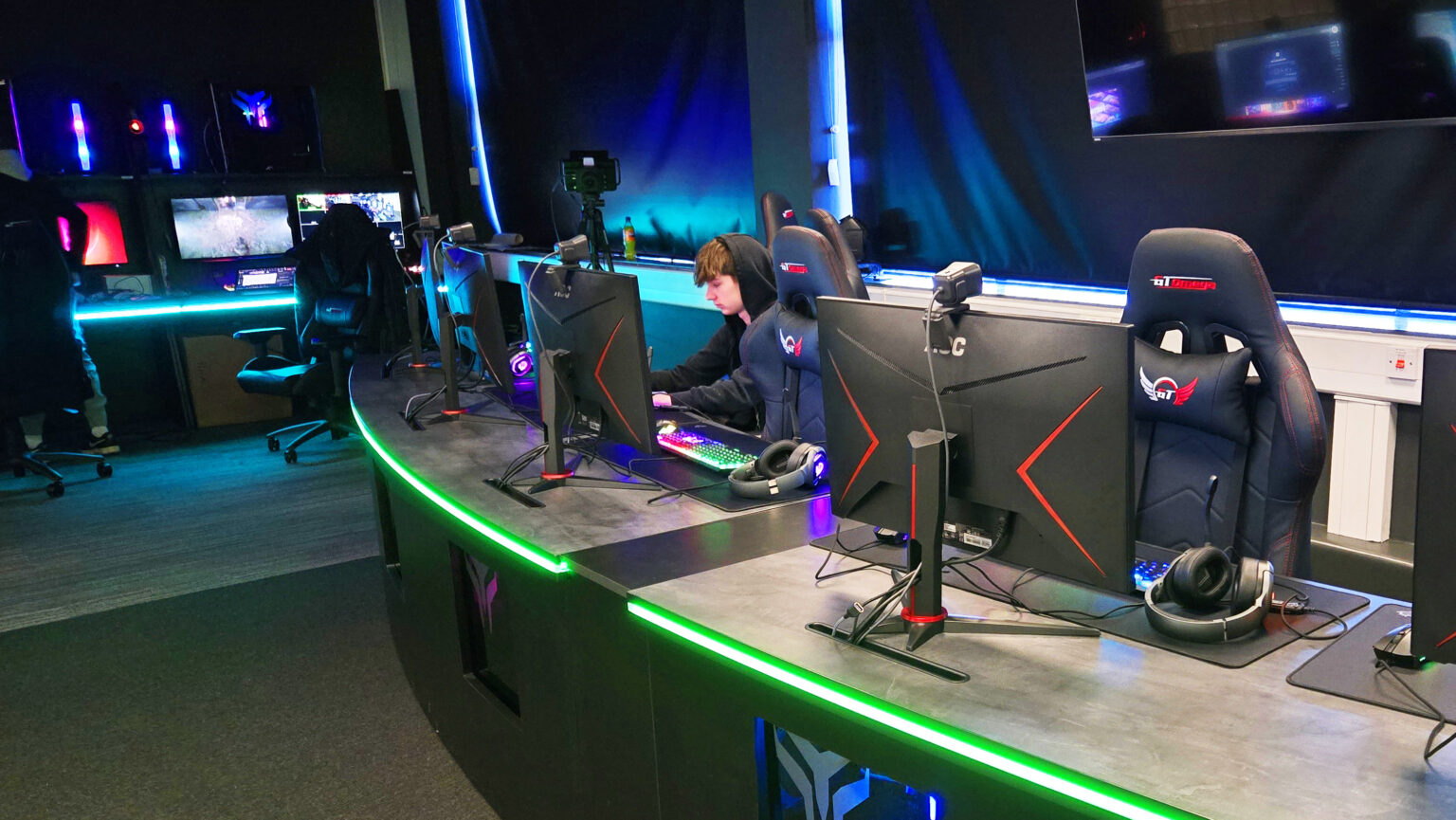 Esports students visit Salford Business School — Runshaw College